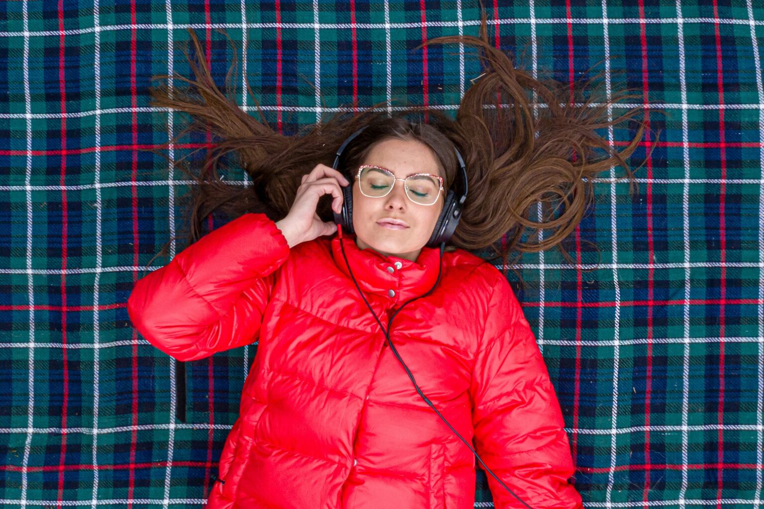 Catchy Music | The Science Behind It - The Mystic Keys