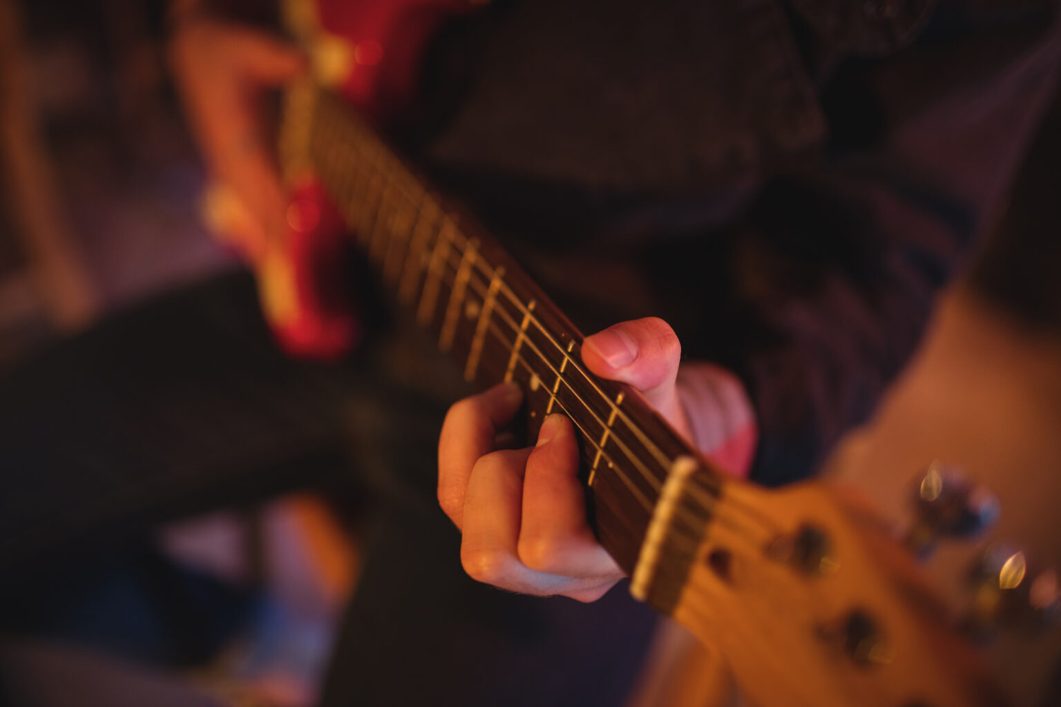 How to Transition Smoothly Between Chords on Guitar