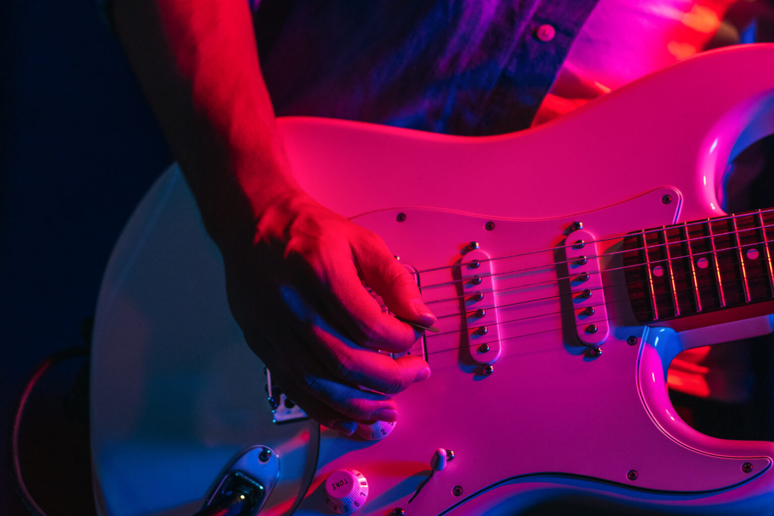How to Transition Smoothly Between Chords on Guitar